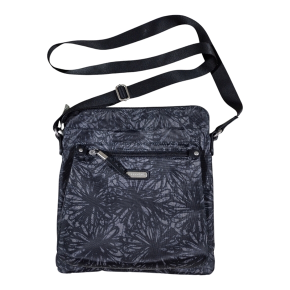 Baggallini | Bags | Baggallini Out And About Crossbody Bag Midnight ...